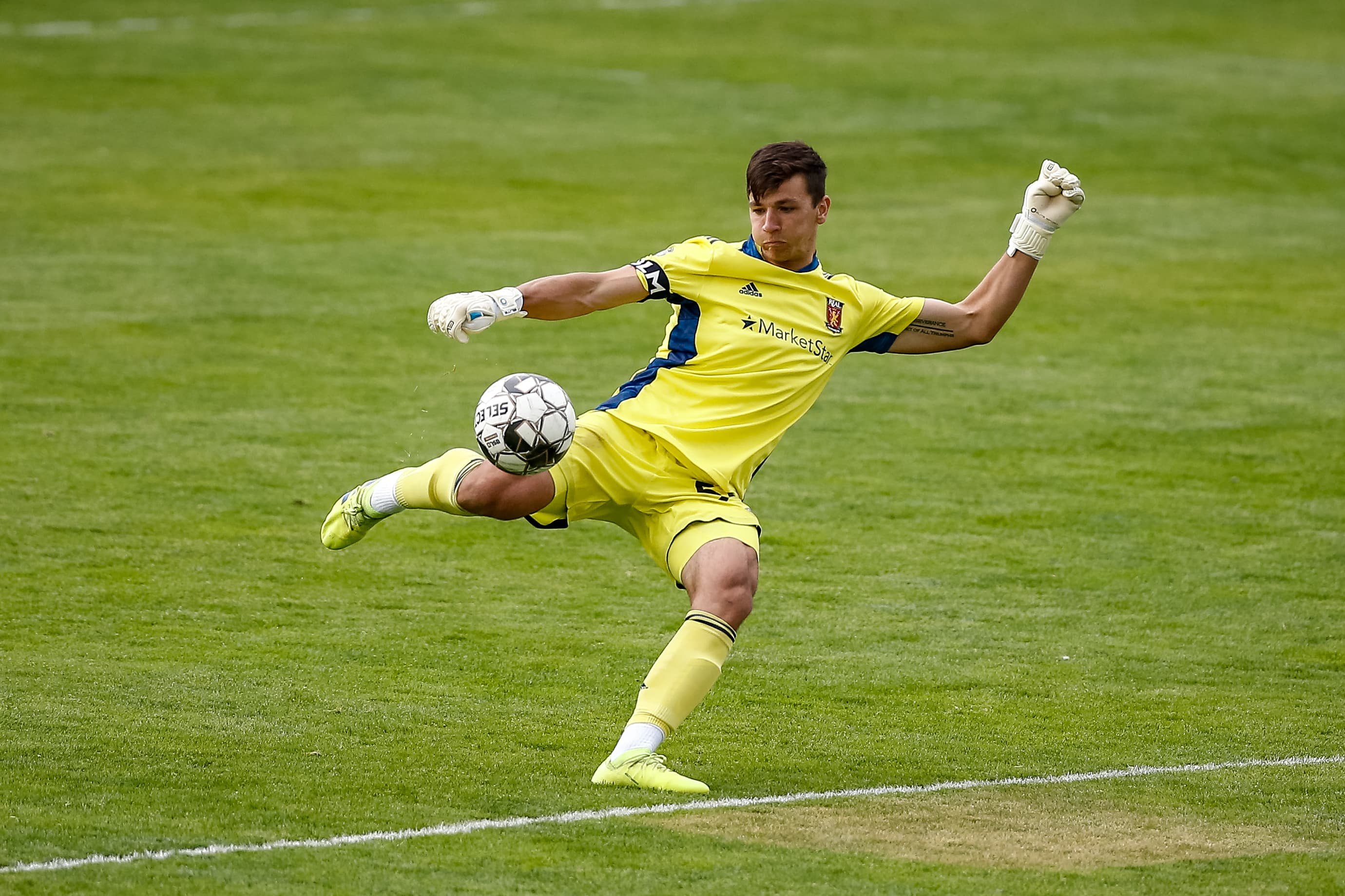 GETTING TO KNOW A STAR ATHLETE: MEET JIMMY SLAYTON – Nuzest USA